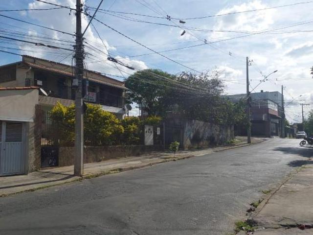 CASA A VENDA OU TROCA NO BAIRRO SANTA CRUZ INDUSTRIAL