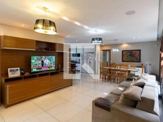 Casa à Venda Ouro Preto, 4 Quartos, 241 m² Belo Horizonte