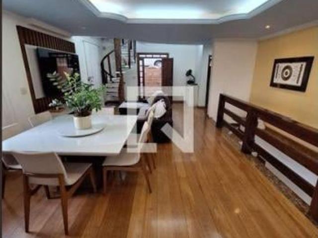 Casa à Venda Ouro Preto, 5 Quartos, 250 m2