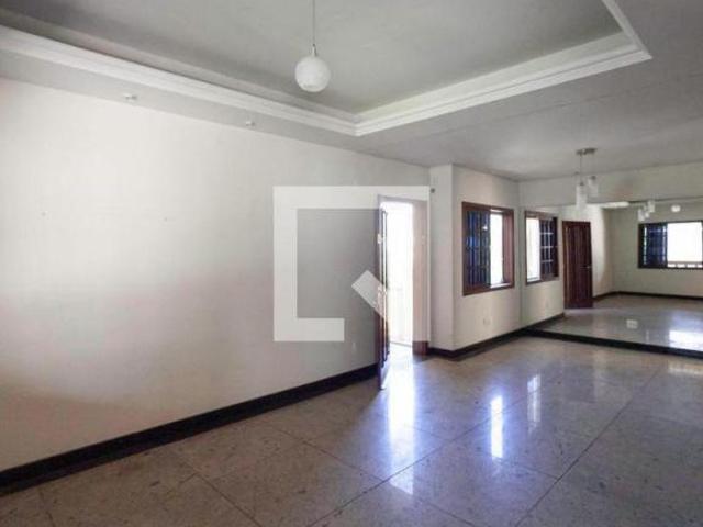Casa à Venda Ouro Preto, 3 Quartos, 375 m² Belo Horizonte