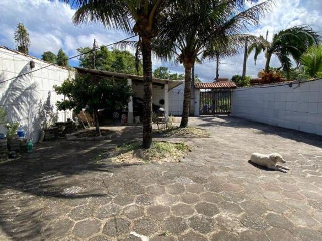 Casa a venda lote inteiro para financiamento em Itanhaém