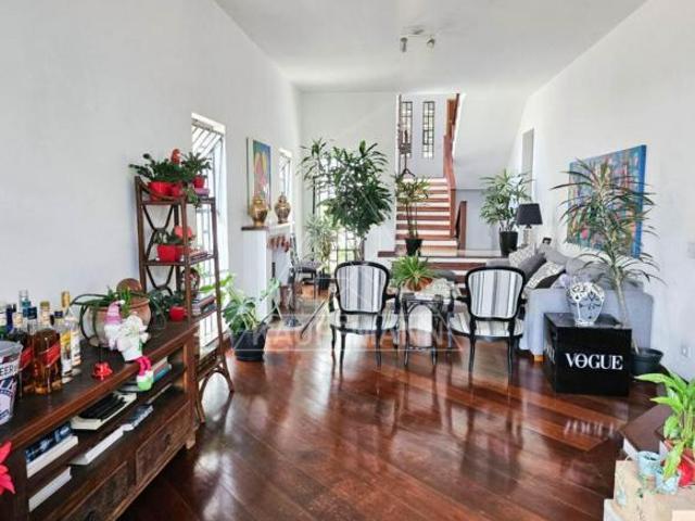 Casa à Venda na Vila Sônia 3 quartos 1 Suíte 2 Vagas 377m² de Área Construída