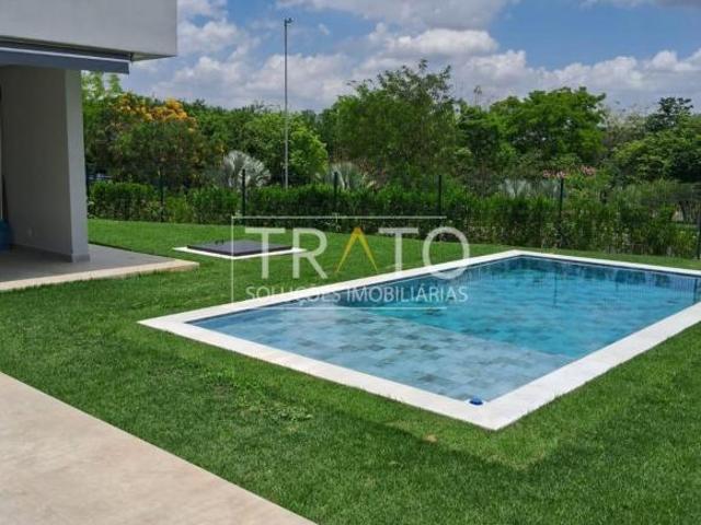Casa à venda, localizada em condomínio de alto padrão Tamboré Jaguariúna