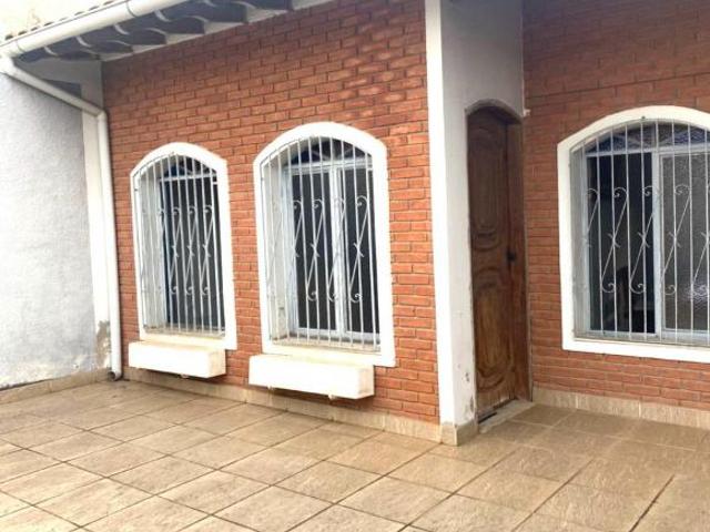 CASA A VENDA LOCALIZADA NO BAIRRO COLÔNIA EM JUNDIAI SP, EM UM TERRENO DE 300 M² COM UMA AREA CONST