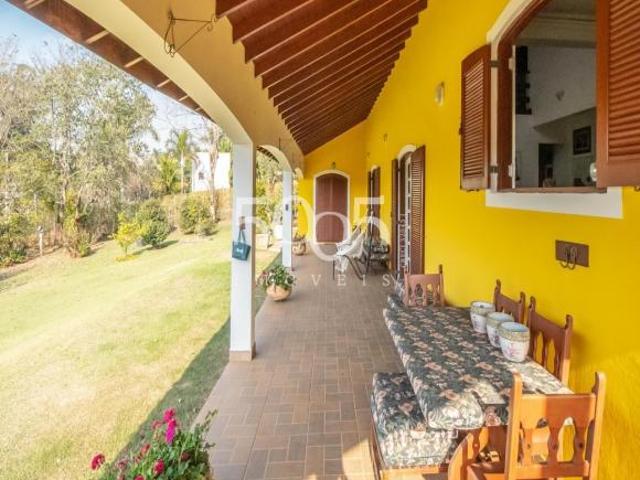 Casa a venda localizada no bairro Chácara Residencial Paraíso Marriot terreno amplo de 5.500 m2 e á