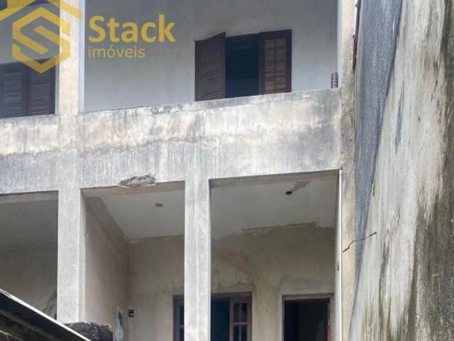 CASA A VENDA, LOCALIZADA NO BAIRRO DO ANHANGABAÚ EM JUNDIAÍ SP. CASA FECHADA A MUITO TERMPO