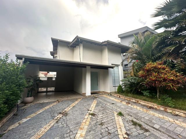 Casa a venda localizada no condomínio Arujá 5 em Arujá SP!