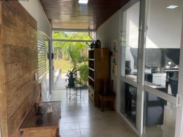 Casa à venda, localizada no Condomínio Estância Oropó em Mogi das Cruzes
