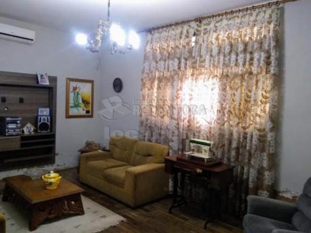 Casa a venda localizada no Jardim Nazareth com 3 dormitórios