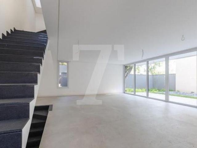 Casa à venda localizada nova com piscina