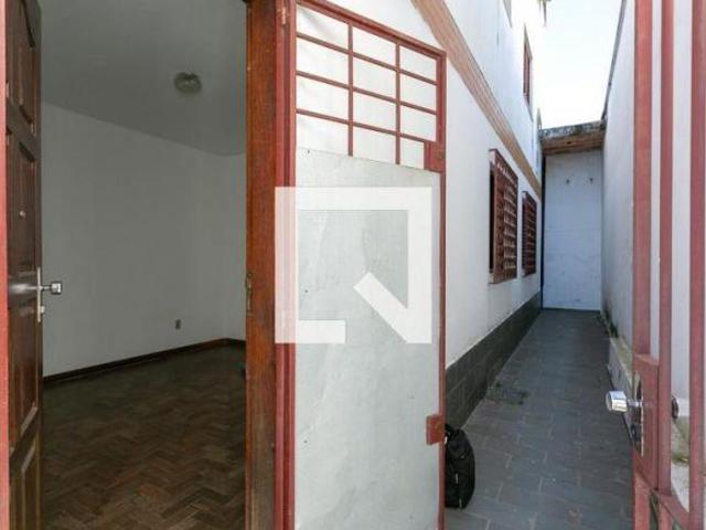 Casa à Venda Lagoinha, 8 Quartos, 180 m² Belo Horizonte