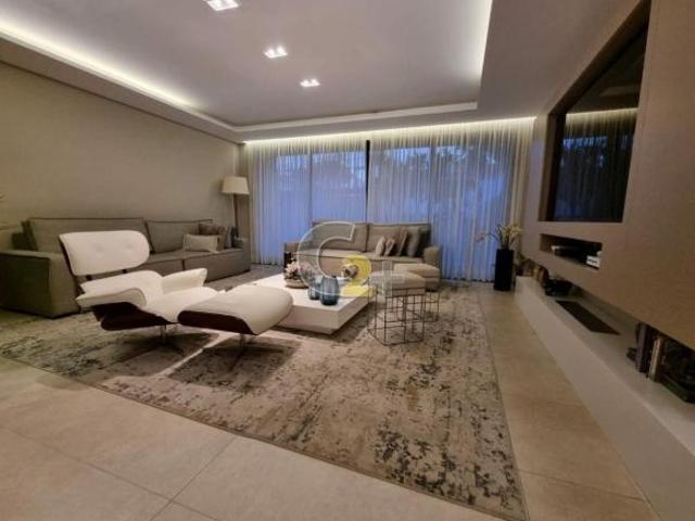 Casa a venda mobiliada no Jardim Paulista 4 suites 4 vagas