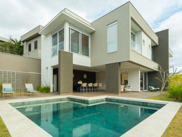Casa à venda mobiliada com 4 quartos no Residencial Tamboré 10