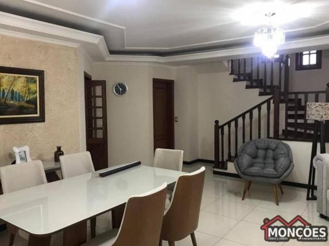 Casa à venda, mobiliada com 264m2