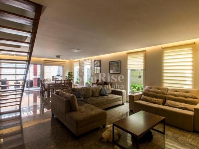 Casa a venda mobiliada e reformada Alphaville 6 | 4 suítes 4 vagas 360m² AC 360m² AT | R$2.9