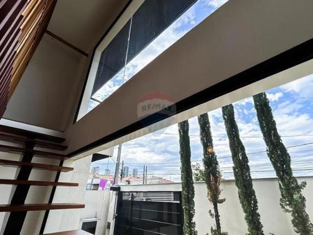 Casa a venda, Moderna e Elegante em Votorantim no Jd. Paraíso
