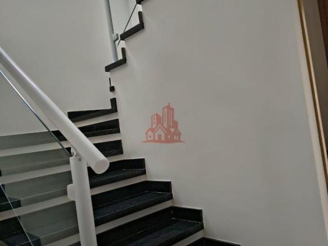Casa à venda Moderna, espaçosa e com salão de festa