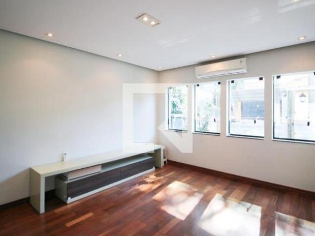 Casa à Venda Moema, 3 Quartos, 150 m2
