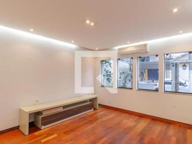 Casa à Venda Moema, 3 Quartos, 160 m2