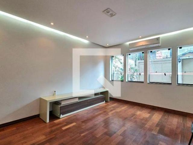 Casa à Venda Moema, 3 Quartos, 160 m2