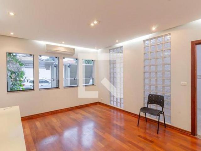 Casa à Venda Moema, 3 Quartos, 160 m2