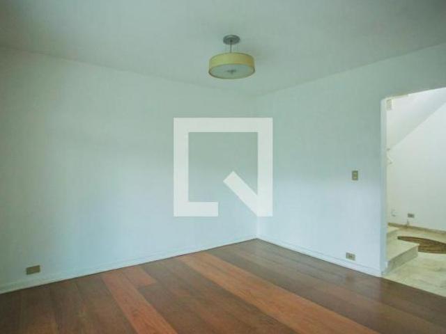 Casa à Venda Moema, 3 Quartos, 250 m2