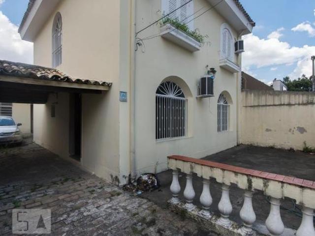 Casa à Venda Moema, 3 Quartos, 200 m2