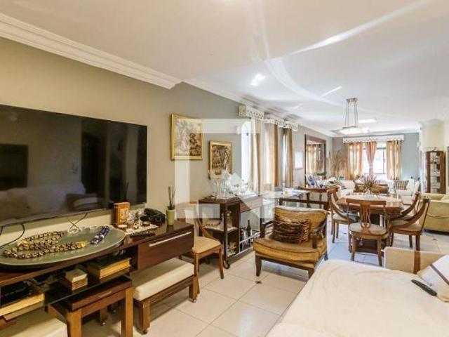 Casa à Venda Moema, 3 Quartos, 220 m2