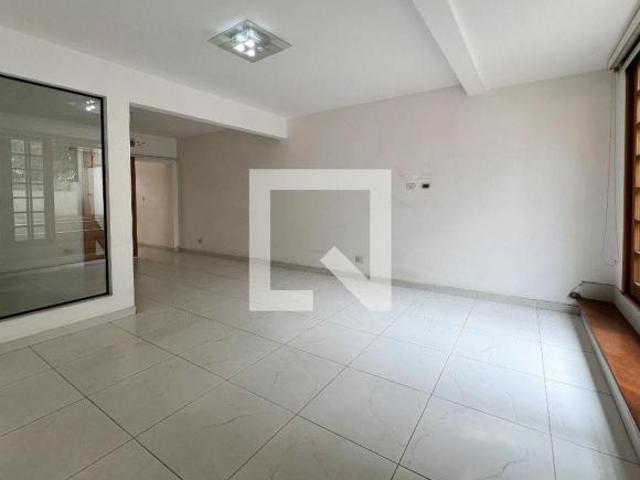 Casa à Venda Moema, 3 Quartos, 230 m2