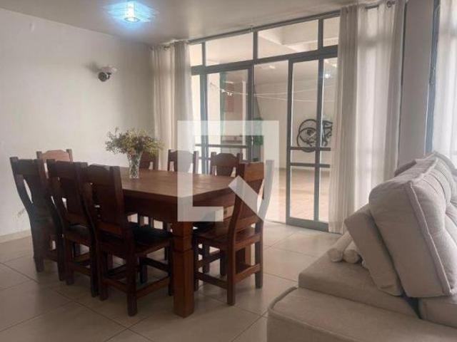 Casa à Venda Moema, 3 Quartos, 234 m² São Paulo