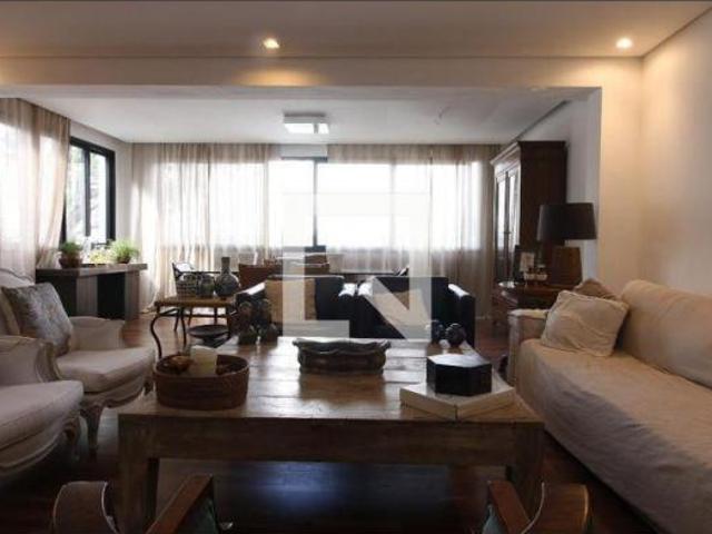 Casa à Venda Moema, 3 Quartos, 360 m² São Paulo