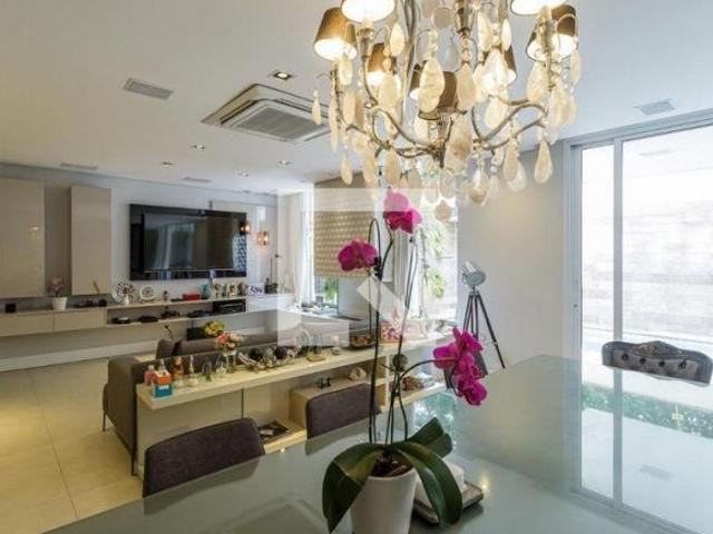 Casa à Venda Moema, 3 Quartos, 300 m² São Paulo