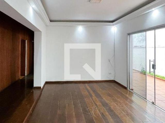 Casa à Venda Moema, 3 Quartos, 300 m² São Paulo