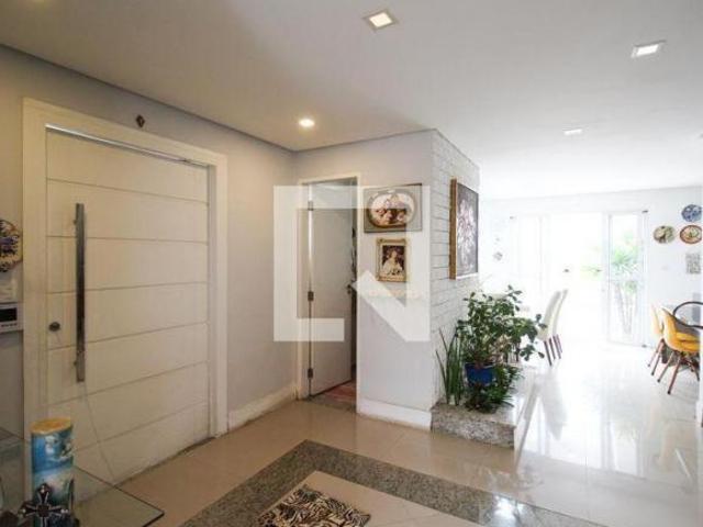 Casa à Venda Moema, 3 Quartos, 320 m2