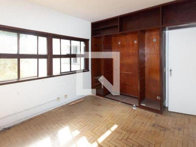 Casa à Venda Moema, 3 Quartos, 590 m² São Paulo