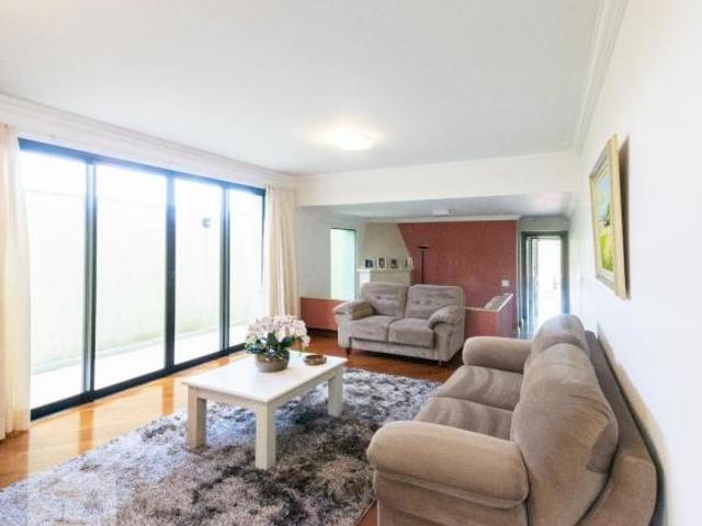 Casa à Venda Moema, 3 Quartos, 600 m² São Paulo