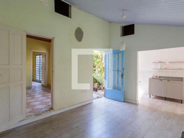Casa à Venda Moema, 2 Quartos, 130 m2