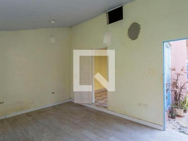 Casa à Venda Moema, 2 Quartos, 130 m2