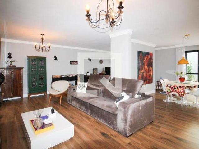Casa à Venda Moema, 4 Quartos, 250 m2