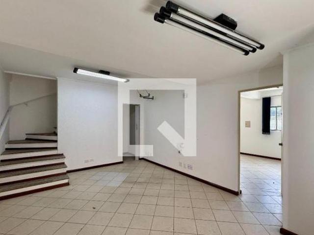 Casa à Venda Moema, 4 Quartos, 254 m2