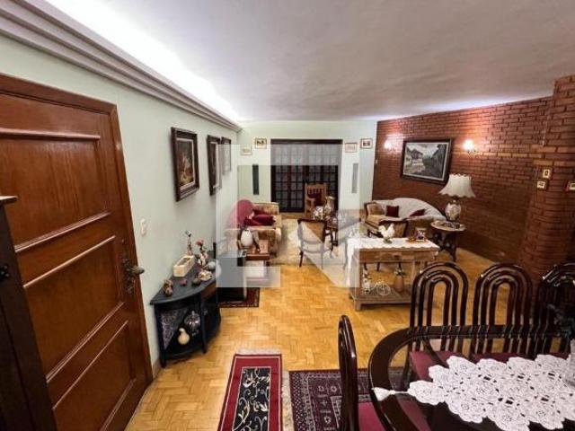 Casa à Venda Moema, 4 Quartos, 350 m2