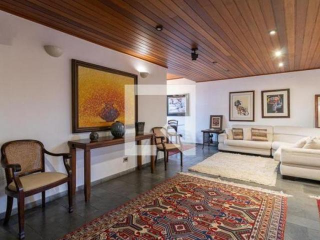 Casa à Venda Moema, 4 Quartos, 300 m2