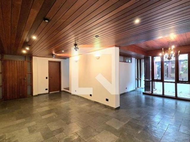 Casa à Venda Moema, 4 Quartos, 300 m2