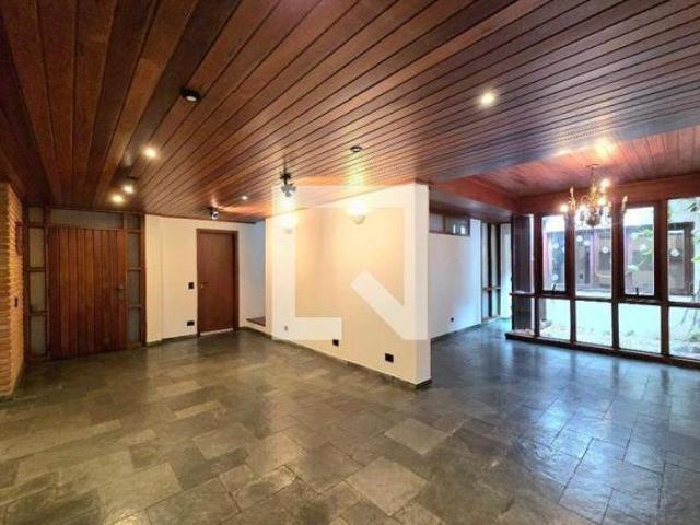 Casa à Venda Moema, 4 Quartos, 300 m² São Paulo