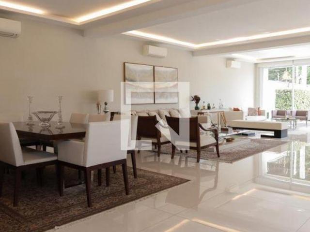 Casa à Venda Moema, 4 Quartos, 400 m² São Paulo