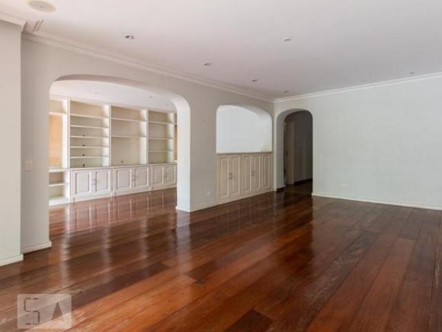 Casa à Venda Moema, 5 Quartos, 375 m² São Paulo
