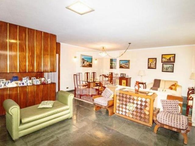 Casa à Venda Moema, 5 Quartos, 380 m² São Paulo