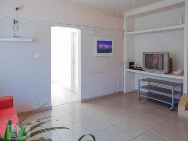 Casa à Venda Moema, 6 Quartos, 230 m2