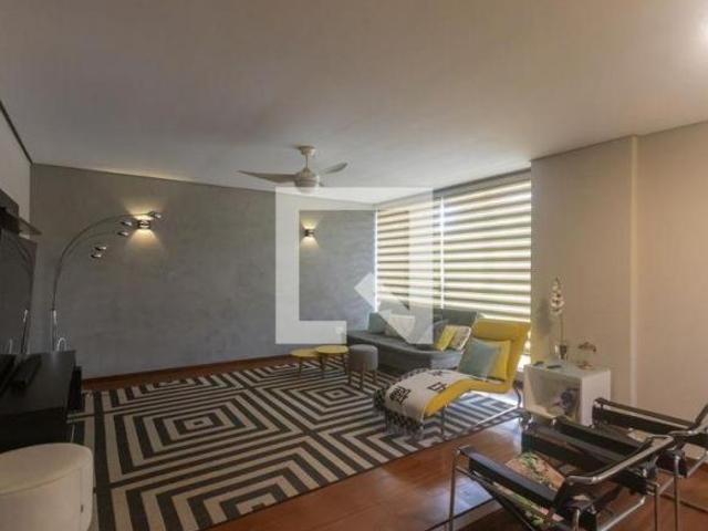 Casa à Venda Moema, 6 Quartos, 350 m2