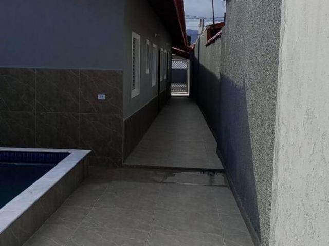 Casa à Venda – Mongaguá | 3 Dormitórios + Piscina | R$ 379.000